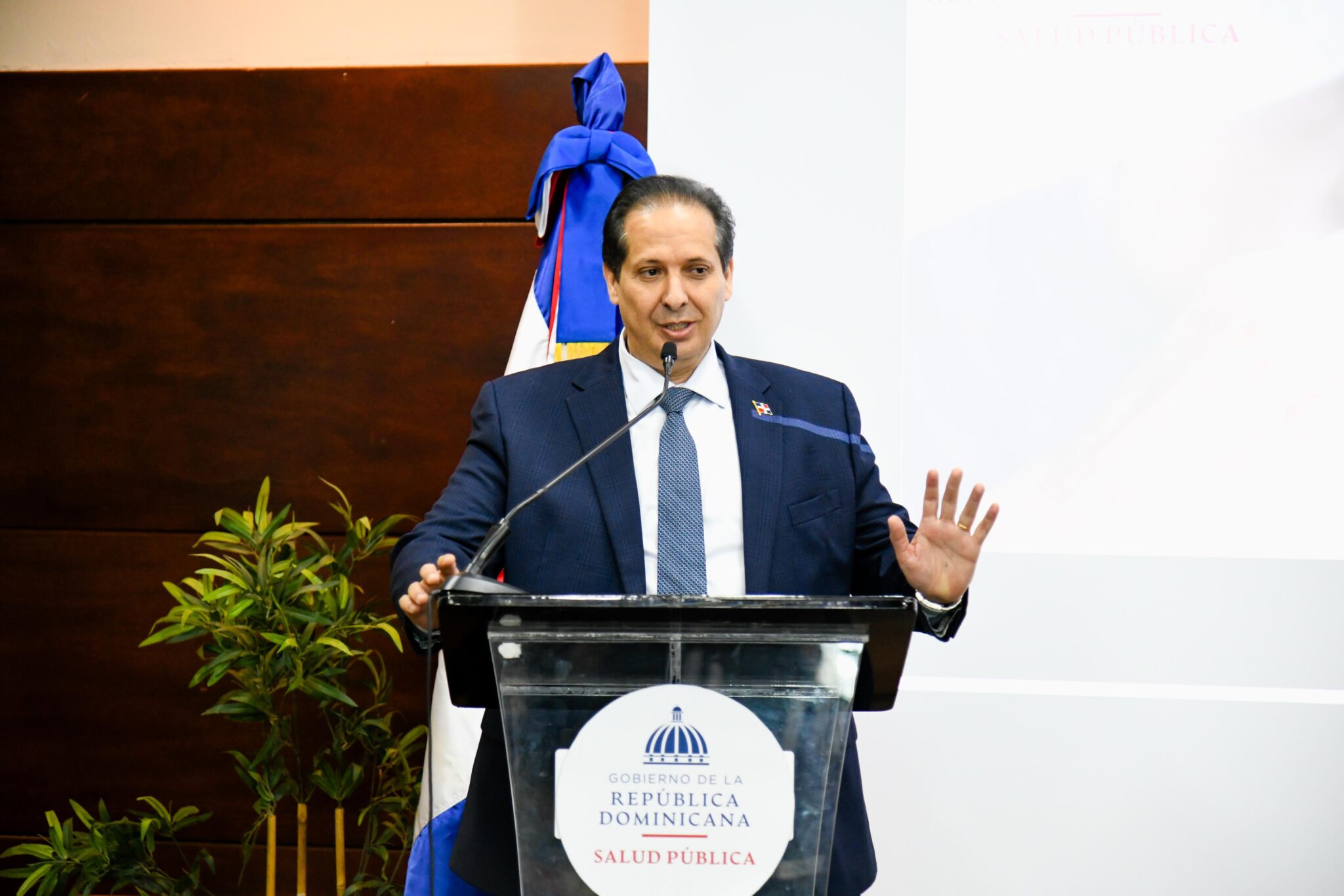 Víctor Atallah destaca esfuerzos del Gobierno para elevar la esperanza ...
