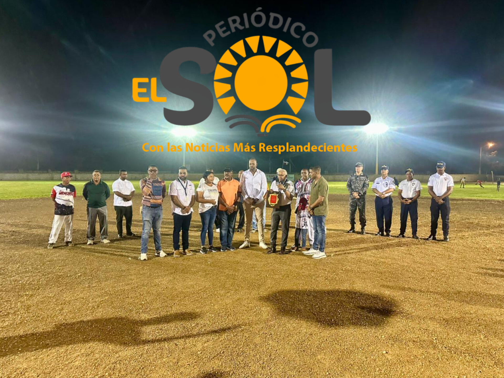 EDEESTE instala alumbrado al play de softball en Boca de Yuma ...