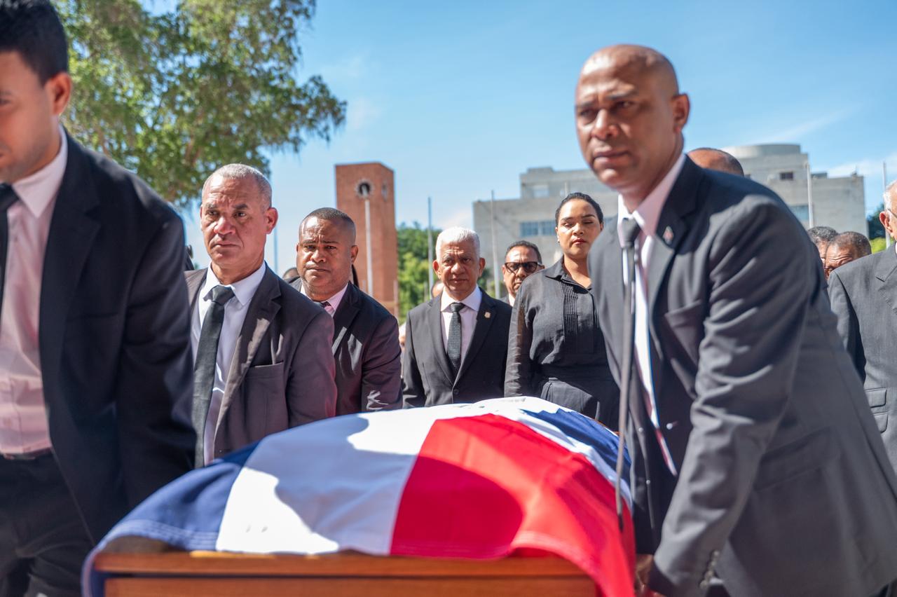Congreso Nacional rinde tributo y da último adiós al Ingeniero Ramón ...